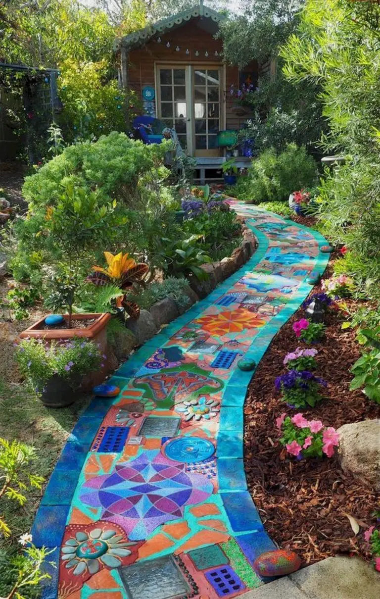 10 Pretty Diy Mosaic Decorations To Inspire Your Own Garden Talkdecor